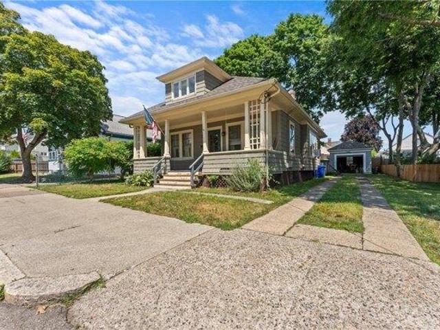 house with 3 bedroom, Pawtucket RI ES104852956