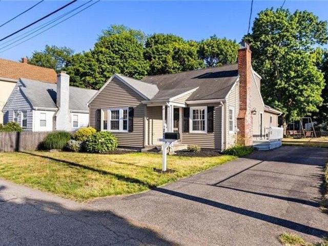 house with 3 bedroom, Pawtucket RI ES104008741