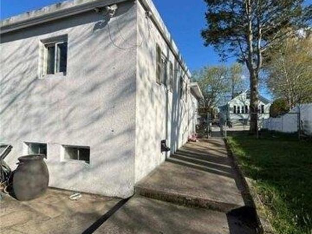 house with 3 bedroom, Pawtucket RI ES104044568