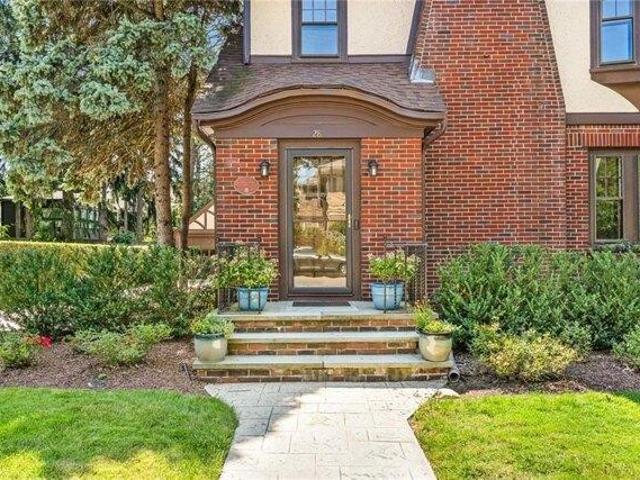 house with 3 bedroom, Pawtucket RI ES105438095