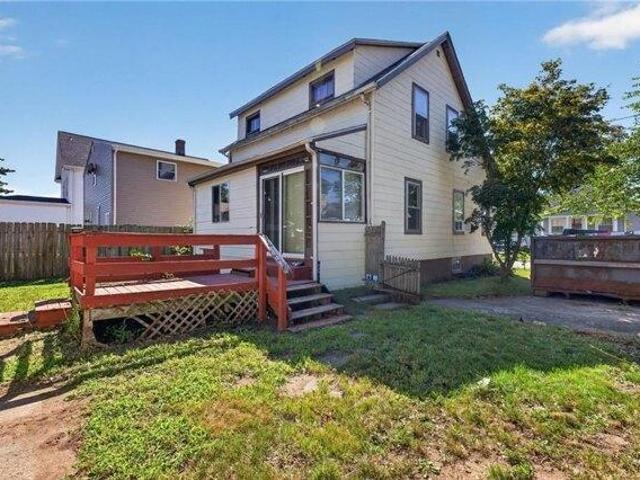 house with 3 bedroom, Pawtucket RI ES105536207