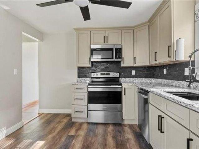 house with 3 bedroom, Pawtucket RI ES105093231