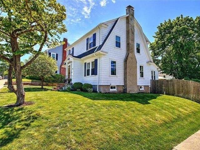 house with 3 bedroom, Pawtucket RI ES105107903