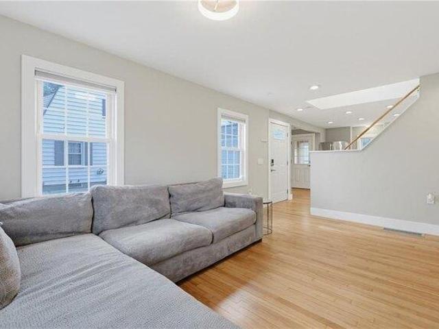 house with 3 bedroom, Pawtucket RI ES105127627