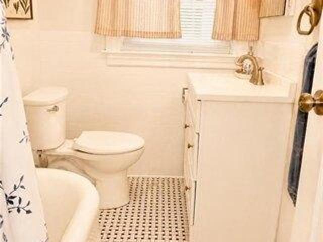 house with 3 bedroom, Pawtucket RI ES105229713