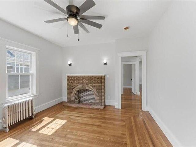 house with 3 bedroom, Pawtucket RI ES105255504