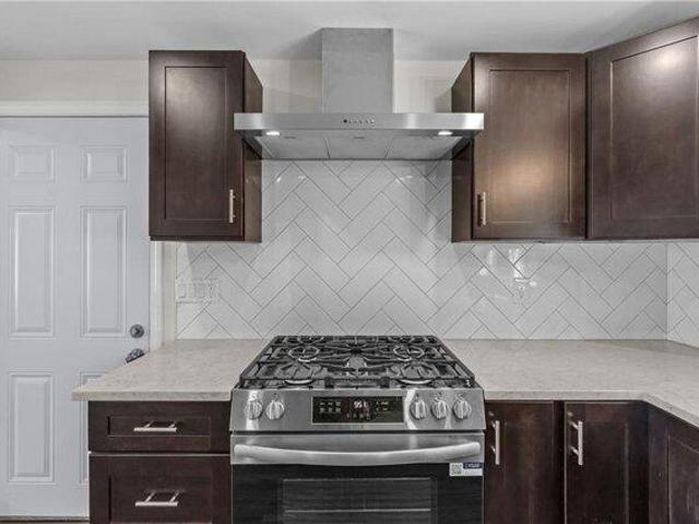 house with 3 bedroom, Pawtucket RI ES105278101