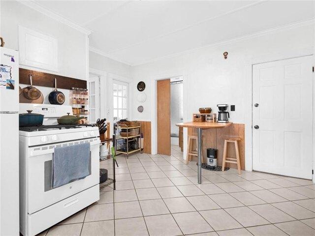 house with 3 bedroom, Pawtucket RI ES105291915