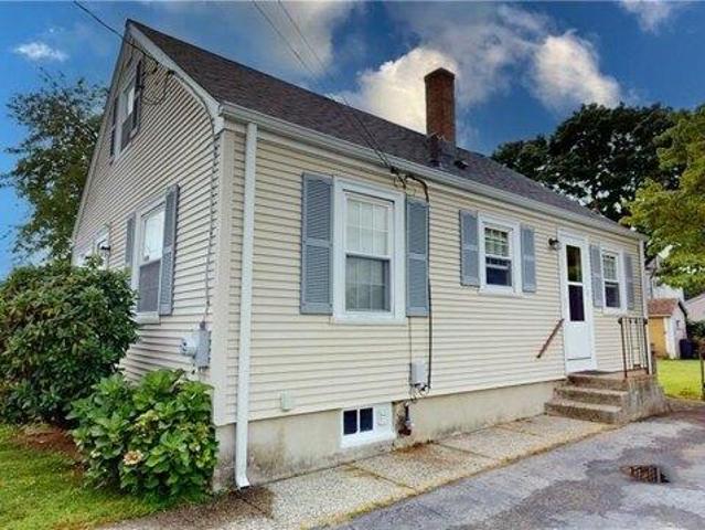 house with 3 bedroom, Pawtucket RI ES105351131