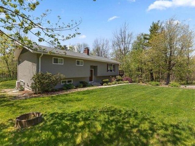 house with 3 bedroom, Paxton MA ES103495432