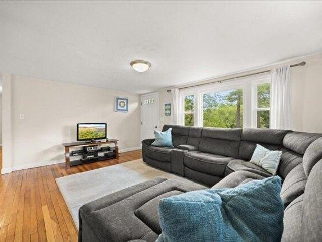 house with 3 bedroom, Pembroke MA DS103185627