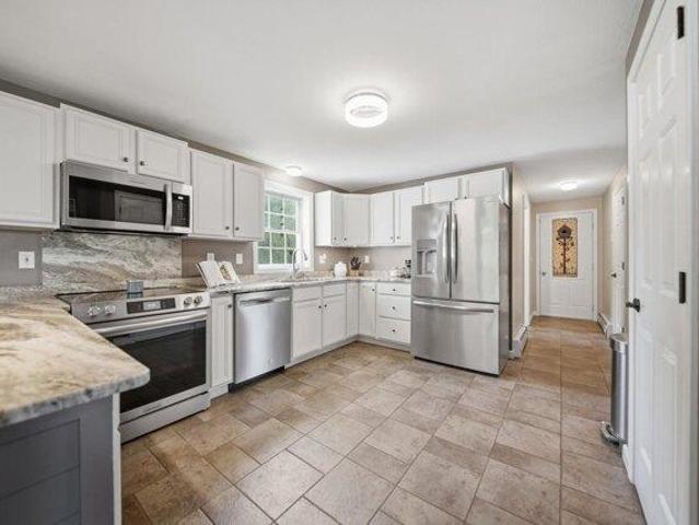 house with 3 bedroom, Pembroke NH ES104790461