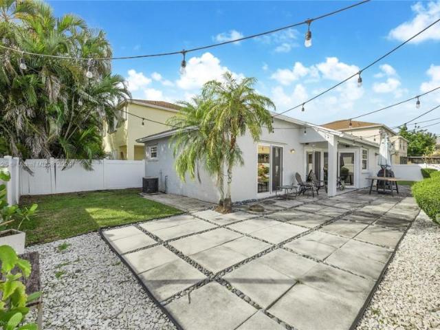 house with 3 bedroom, Pembroke Pines FL FL ES102659770