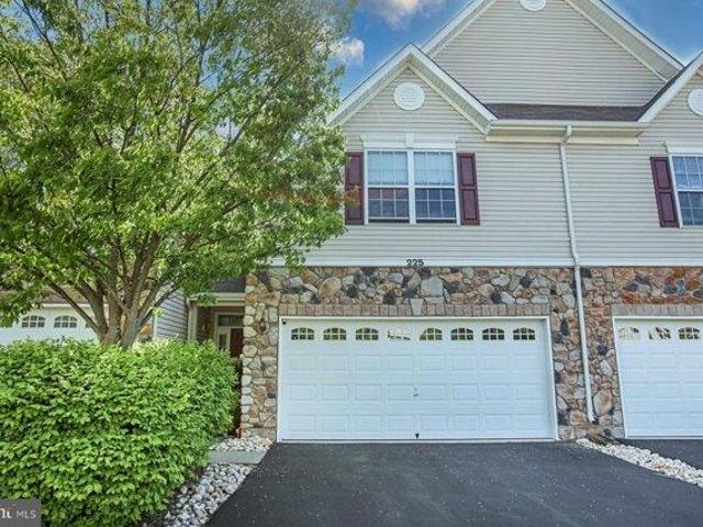 house with 3 bedroom, Pennington NJ DLS102827808