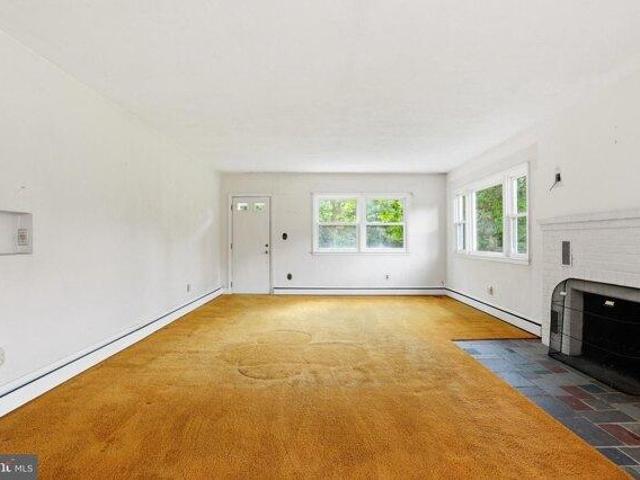 house with 3 bedroom, Pennington NJ ES105156252