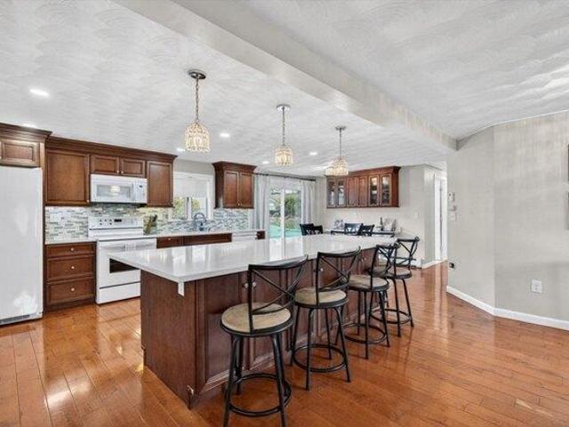 house with 3 bedroom, Peabody MA ES103185335