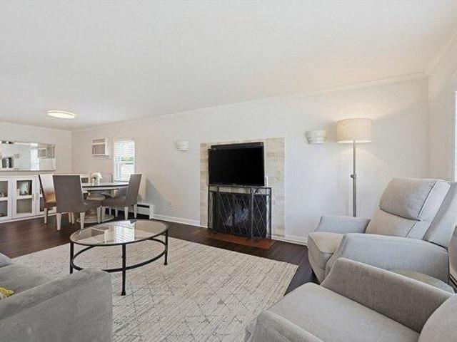 house with 3 bedroom, Peabody MA ES103709832