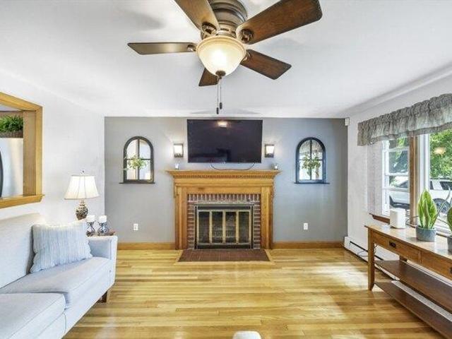 house with 3 bedroom, Peabody MA ES103809522