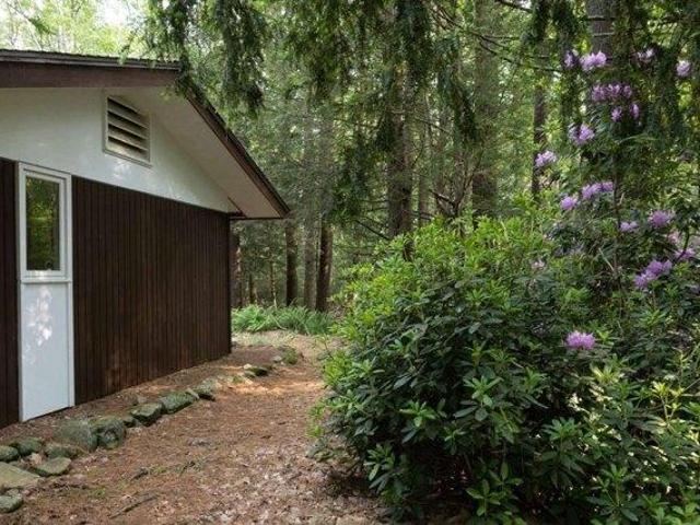 house with 3 bedroom, Pelham MA DLS102592416