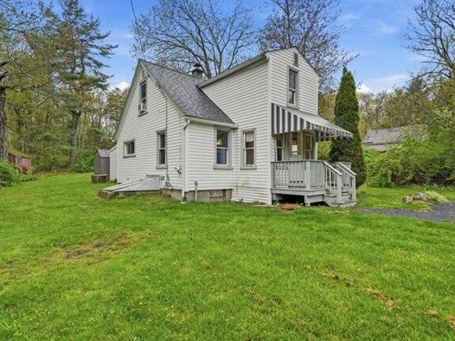 house with 3 bedroom, Pelham MA DLS103100429
