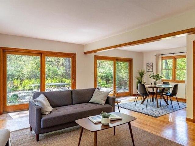house with 3 bedroom, Pelham MA ES102959298