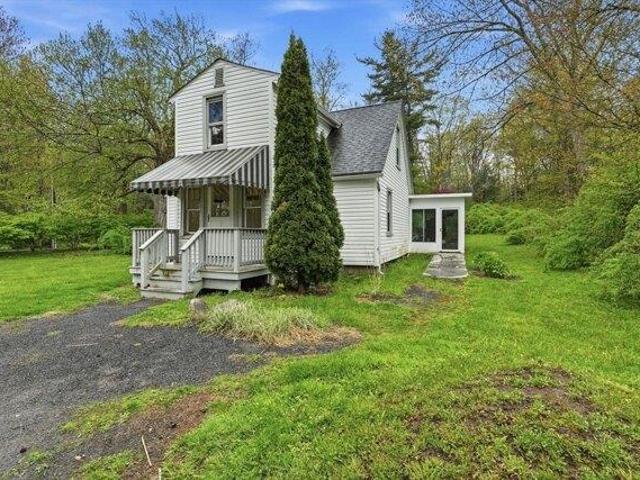 house with 3 bedroom, Pelham MA ES105040479