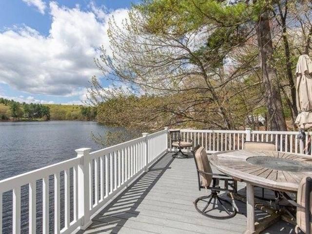 house with 3 bedroom, Pelham NH ES104477617