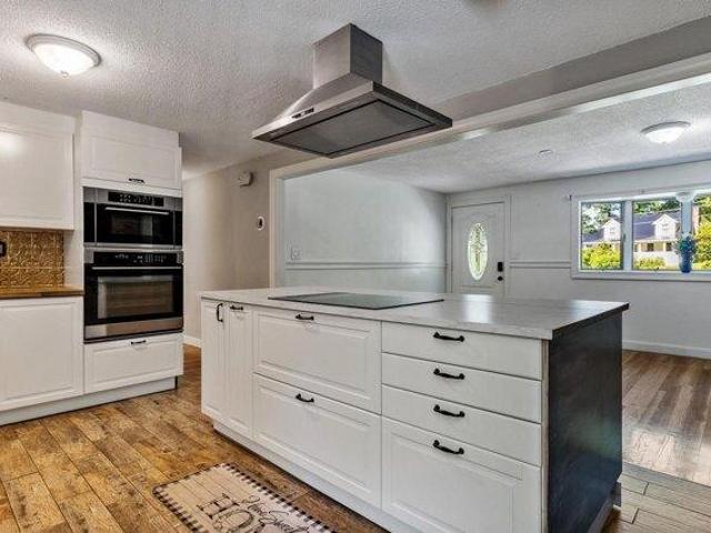house with 3 bedroom, Pelham NH ES104511131