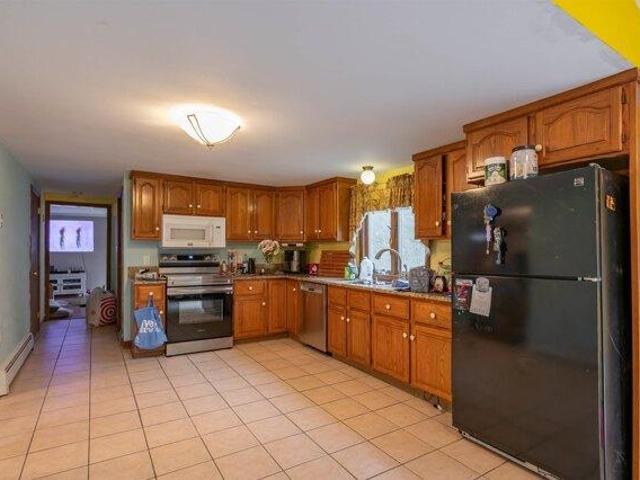 house with 3 bedroom, Pelham NH ES104542021