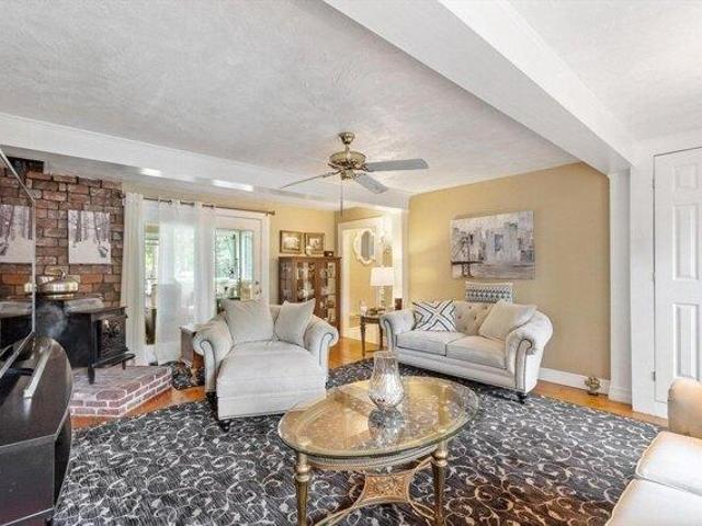 house with 3 bedroom, Pepperell MA ES103222201