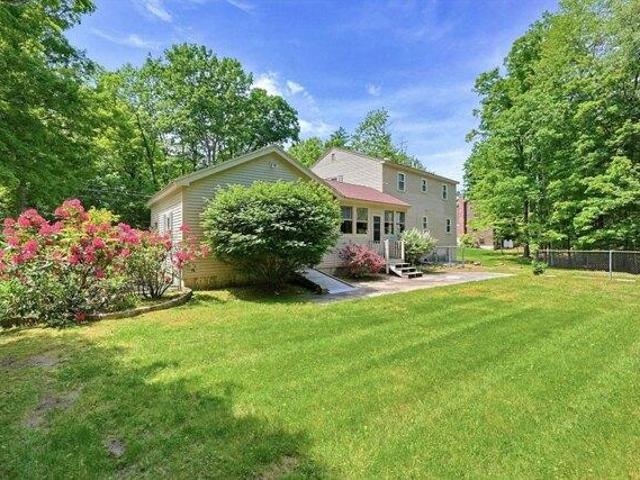 house with 3 bedroom, Pepperell MA ES104848695
