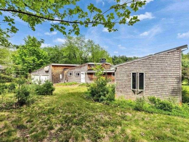 house with 3 bedroom, Peterborough NH ES103220108