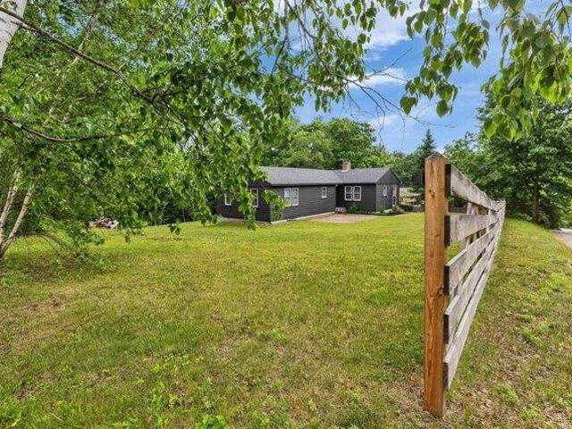 house with 3 bedroom, Peterborough NH ES104188600