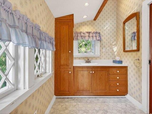 house with 3 bedroom, Petersham MA ES105176282