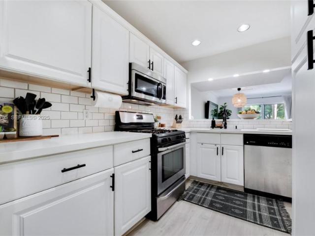 house with 3 bedroom, Pinecrest Fl FL DS102398551
