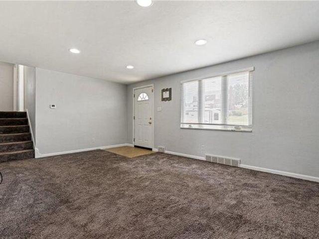 house with 3 bedroom, Pittsburgh PA ES104906263