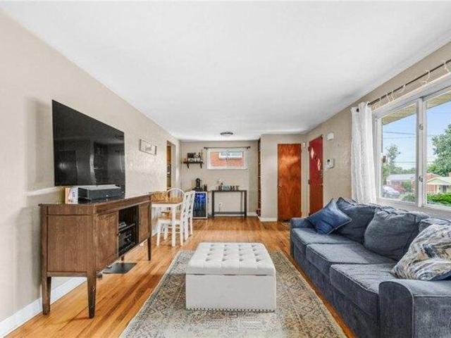house with 3 bedroom, Pittsburgh PA ES104907870
