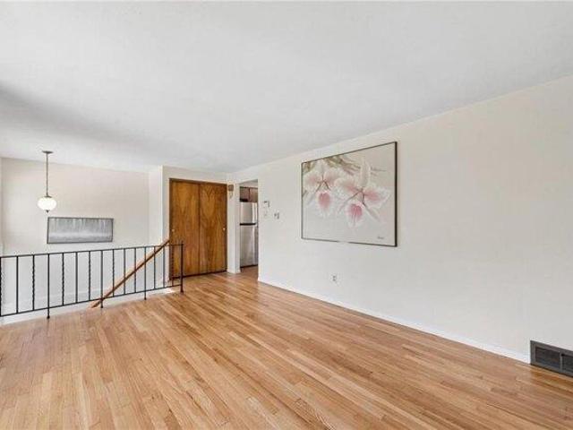 house with 3 bedroom, Pittsburgh PA ES104908709