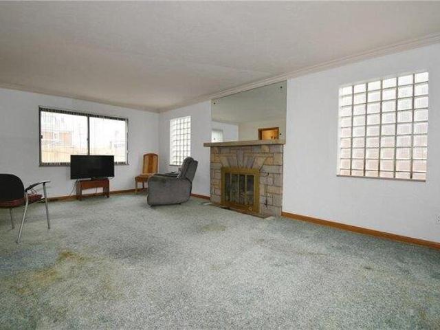 house with 3 bedroom, Pittsburgh PA ES104903216