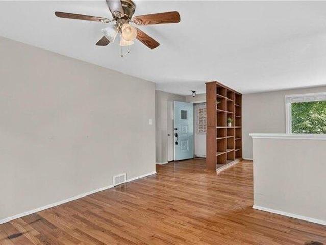 house with 3 bedroom, Pittsburgh PA ES103599670