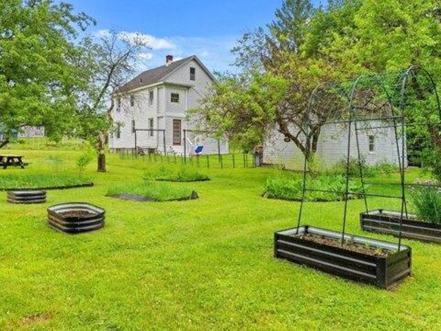 house with 3 bedroom, Pittsfield MA DS104075502