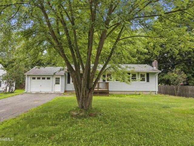 house with 3 bedroom, Pittsfield MA DS104330845