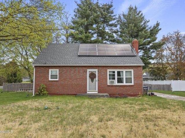 house with 3 bedroom, Pittsfield MA DS102859684