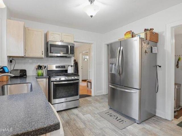 house with 3 bedroom, Pittsfield MA DS103774325