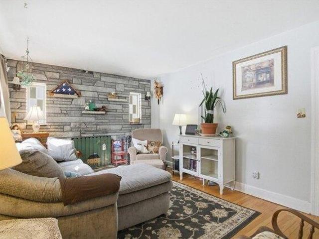 house with 3 bedroom, Pittsfield MA ES104112044