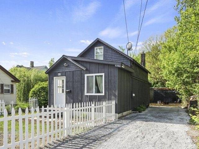 house with 3 bedroom, Pittsfield MA ES104153518