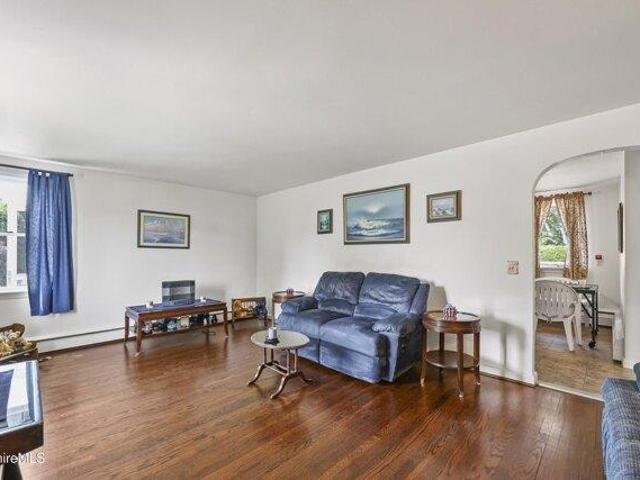 house with 3 bedroom, Pittsfield MA ES104720239