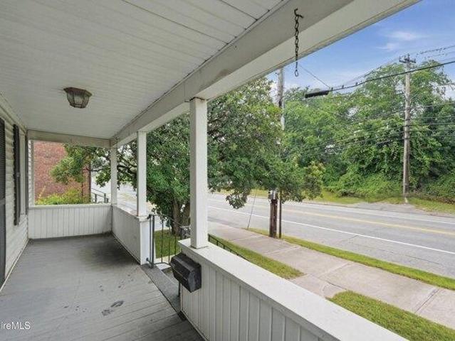 house with 3 bedroom, Pittsfield MA ES104811925