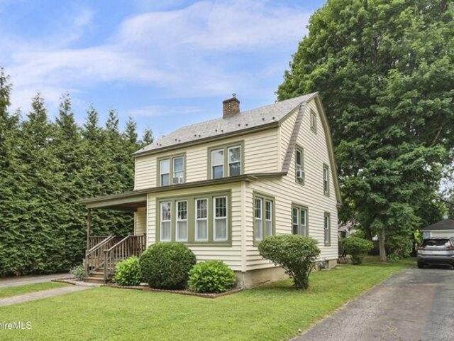 house with 3 bedroom, Pittsfield MA ES104851135