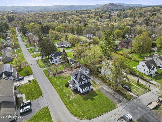 house with 3 bedroom, Pittsfield MA ES104994912